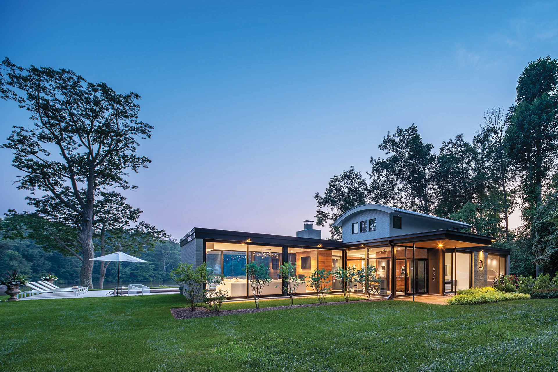 Glass House Facade This New Modern House In Vancouver Is Filled With